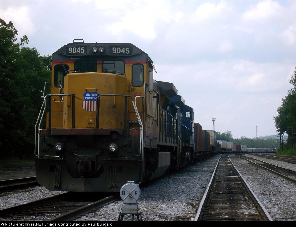 UP 9045 Ex-CNW C40-8 05/01/2005